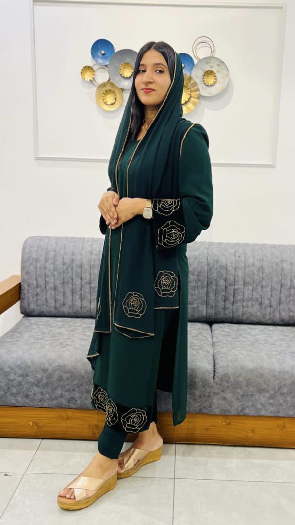 HAND WORKED VELEVET BORDER CHURIDAR SET - AMIS 10057 – Amis Designs